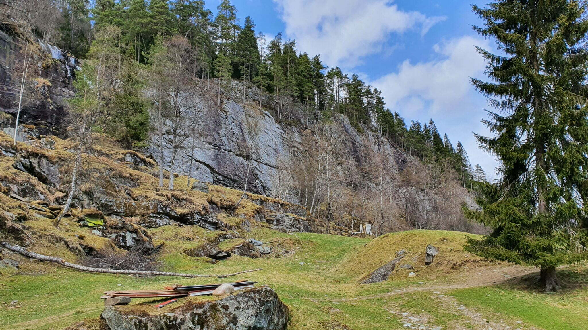 Climbing in Staup, Voss. - Wild Voss